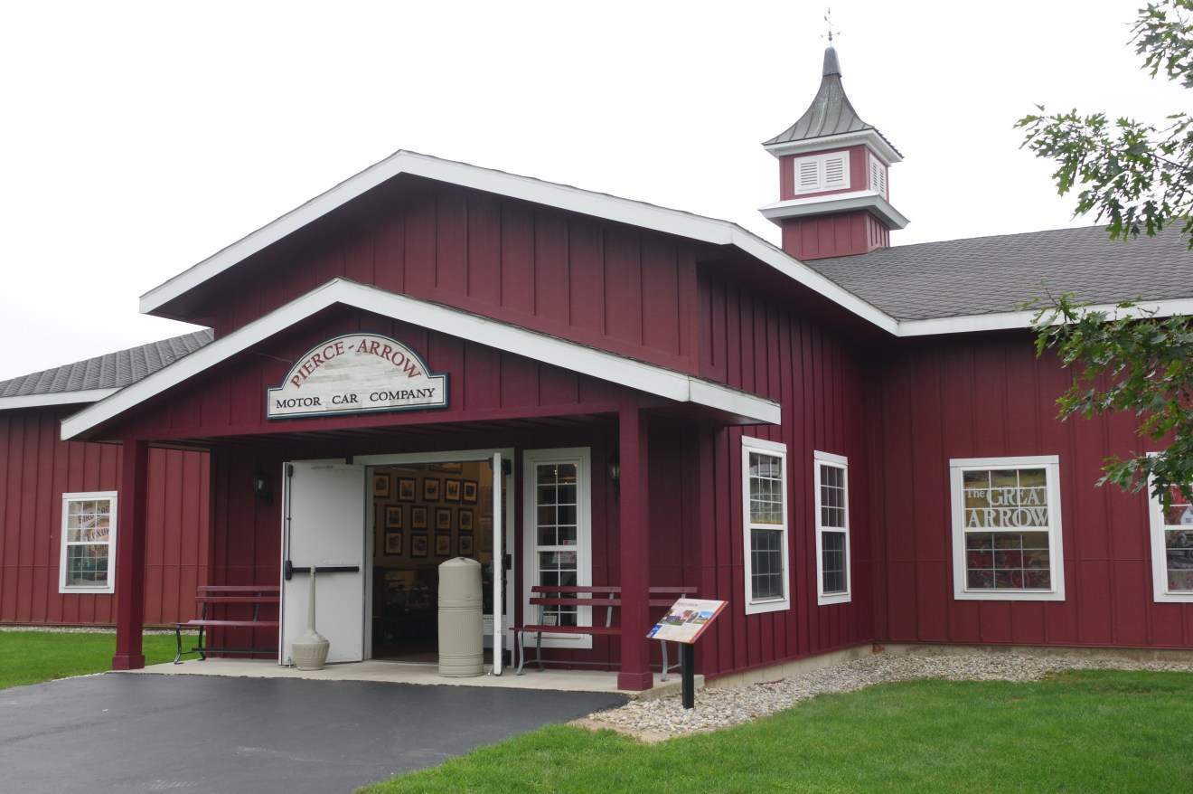 Museum Exhibits – The World of Classic Cars